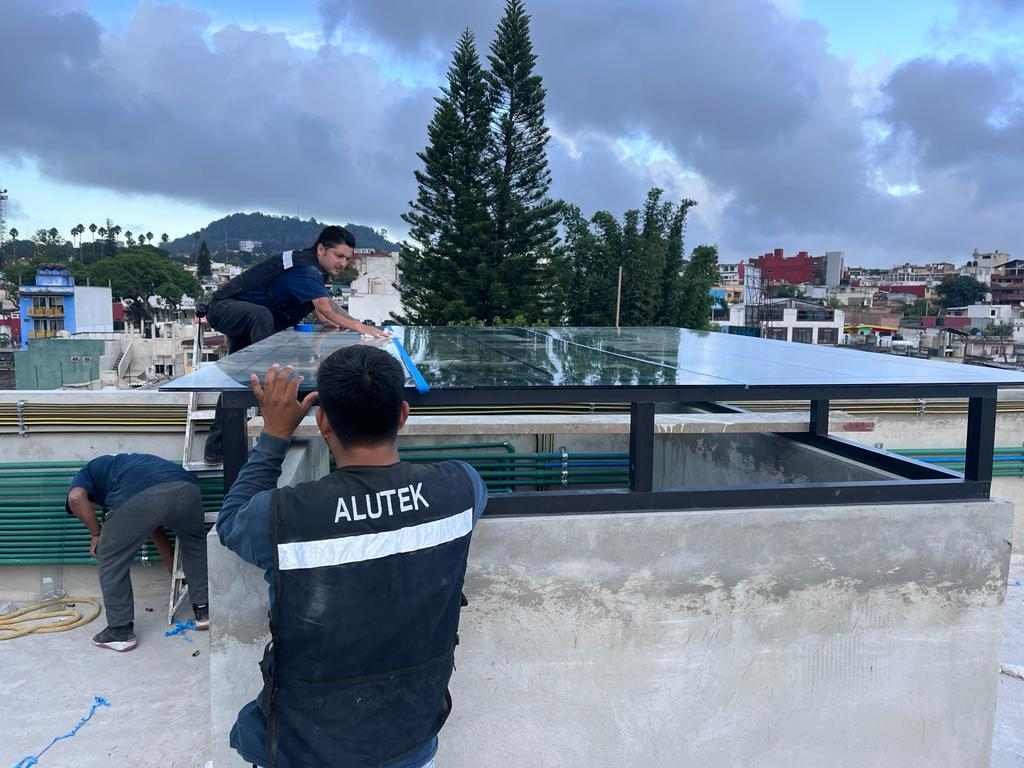 Alutek vidrios y aluminios